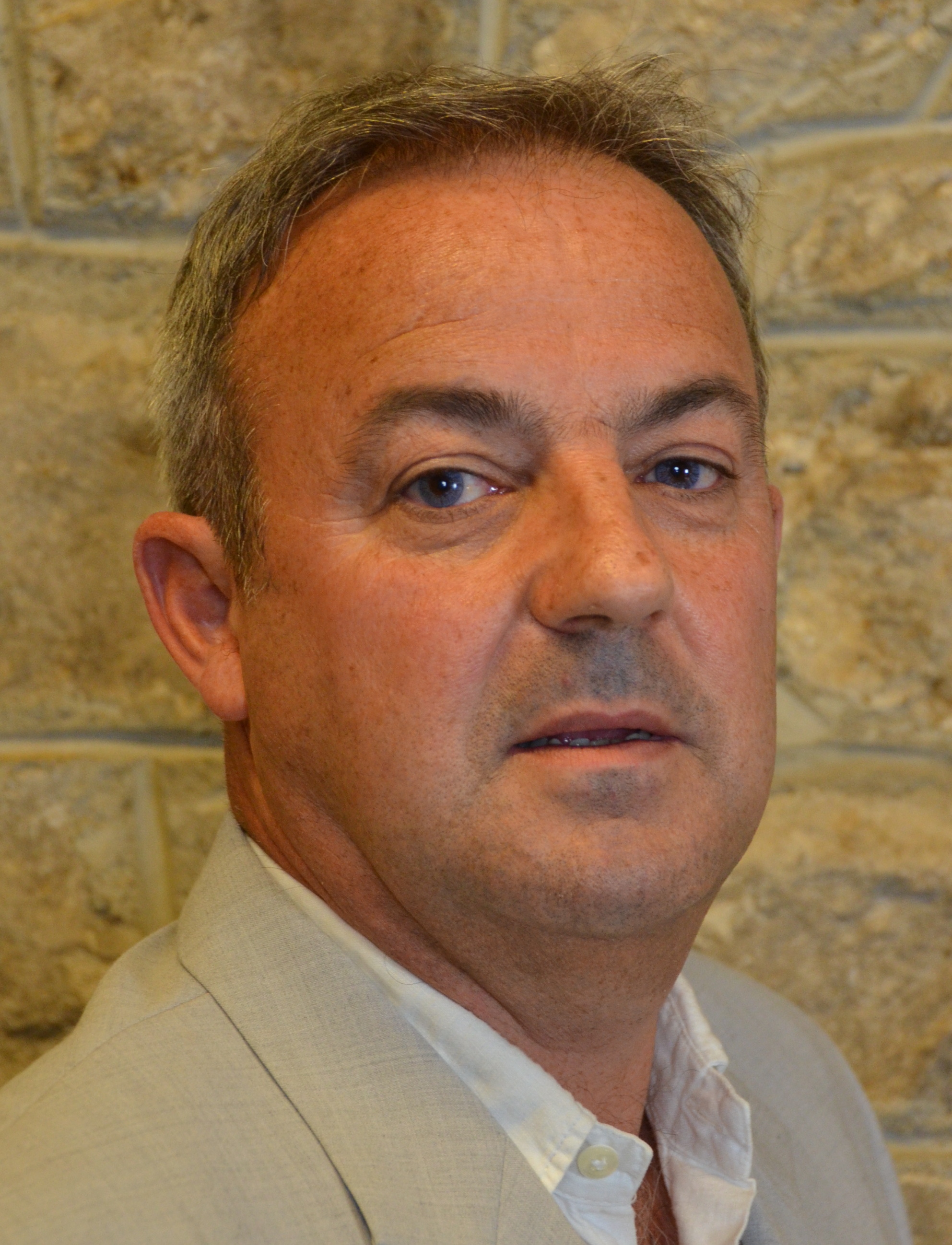 Législatives : Daniel Duchêne (sans étiquette) • macommune.info