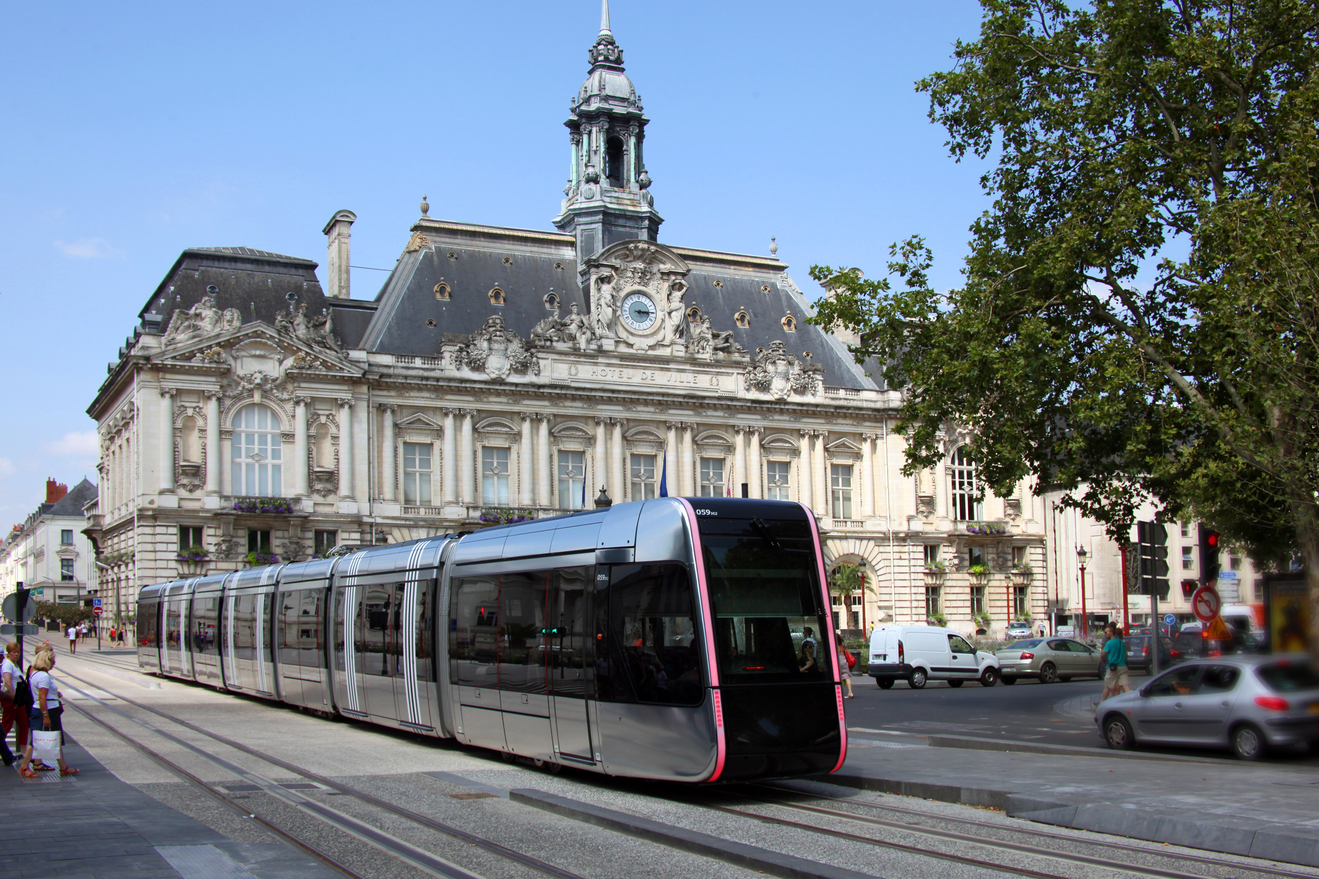 Le tramway Citadis inauguré à Tours • macommune.info