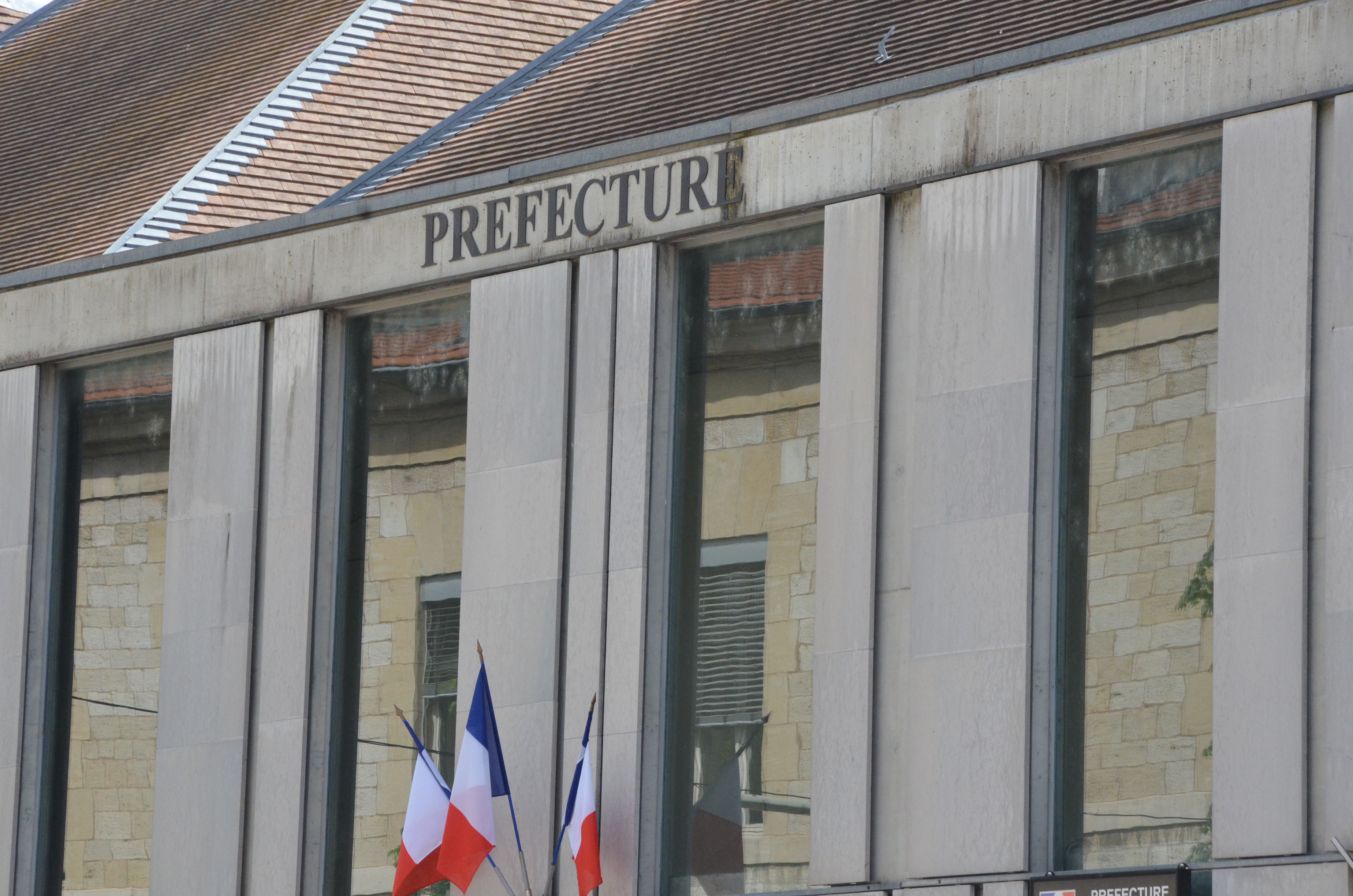 Confinement : la préfecture du Doubs adapte ses accueils à Besançon ...