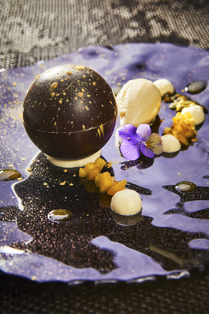 Sphère chocolat, fruits de la passion, mangue-gingembre, fraîcheur ...