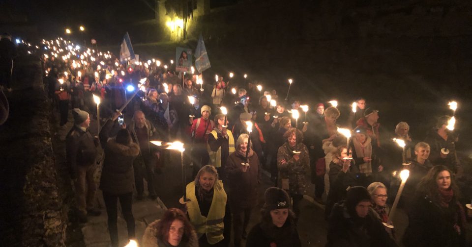 Descente aux flambeaux contre la réforme des retraites : 500 ...