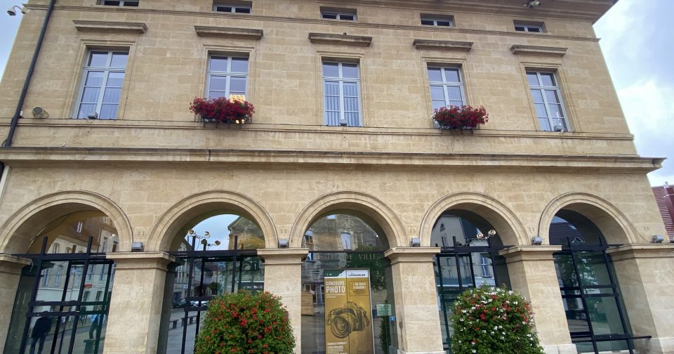 Le centriste Patrick Comte élu maire de la Ville de Pontarlier ...