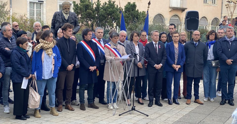 Hommage à S. Paty et D. Bernard : les enseignants demandent davantage ...