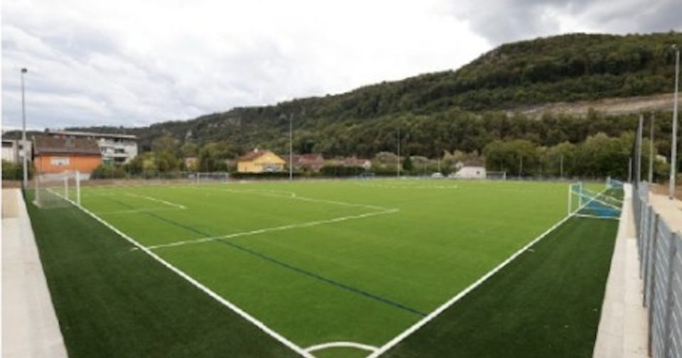 Un nouveau terrain de foot dans le quartier Velotte à Besançon ...