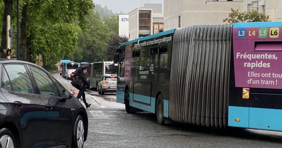 Travaux rue Proudhon à Besançon : des bouchons, des bus en retard, des ...