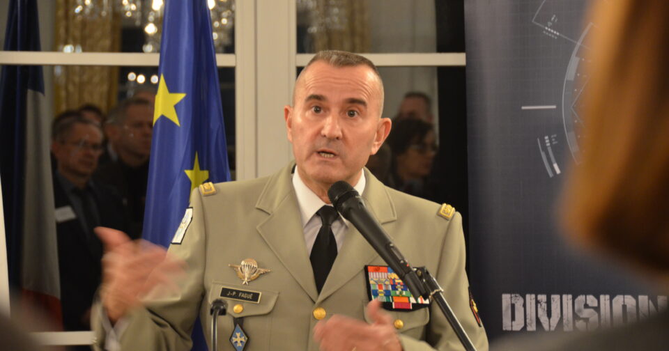 2025, “l’année de la paix” pour le général de la 1re Division Jean ...